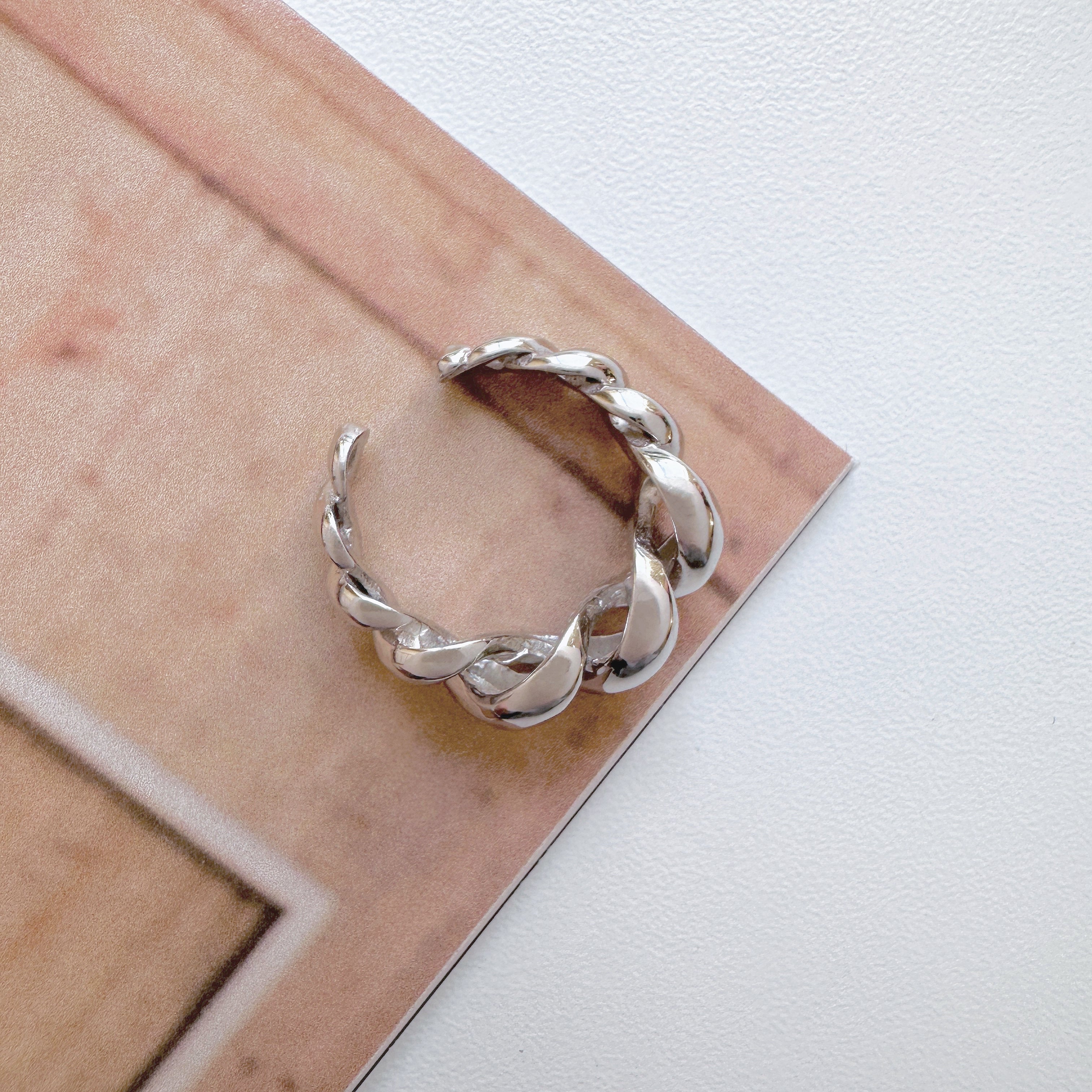 Fiona Adjustable Croissant Ring - DEDUET